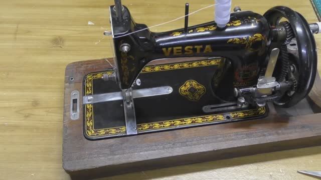 Швейная машина VESTA Германия город Альтенбург 30 годы 20 века.
