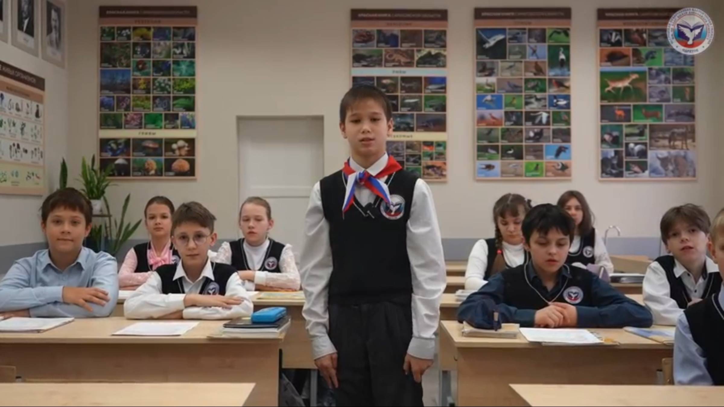 Православные гимназисты поздравили митрополита Игнатия с Днем рождения