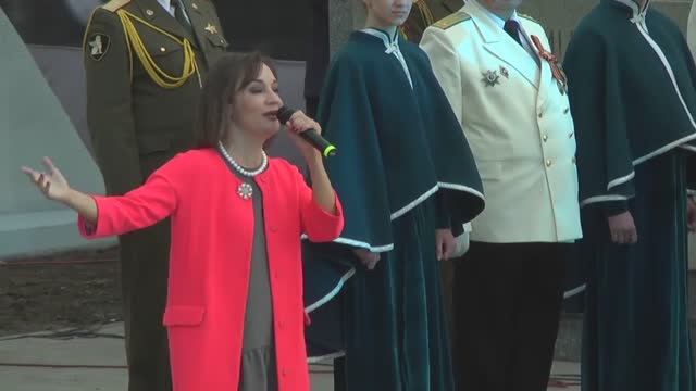Выступление Татьяны Булановой (Акция ЭСТАФЕТА ВЕЧНОГО ОГНЯ ДОРОГИ ЖИЗНИ 7.05.2015 года).