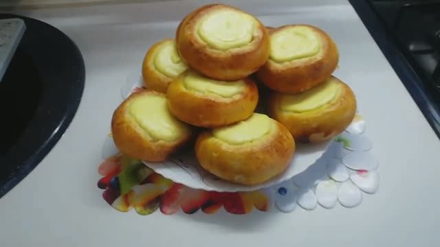 Ватрушки. Необыкновенно вкусные. Очень простой рецепт..