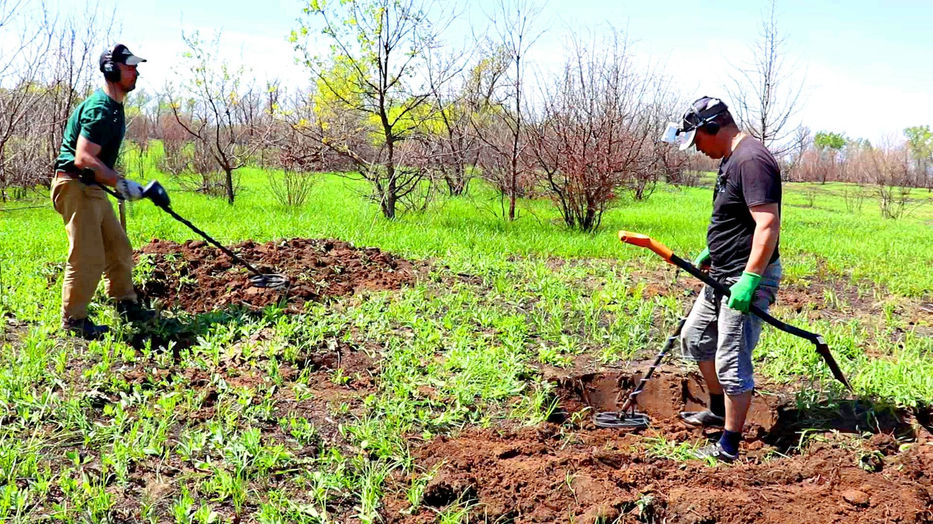Весенний коп с металлоискателем. Находка бомба.