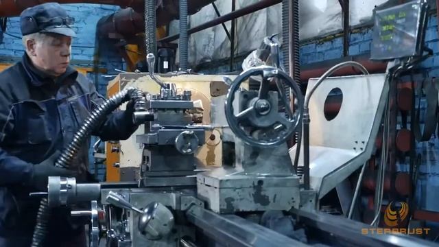 Токарно-винторезные станки JET GH-1840 ZX DRO, JET GH-1440K DRO, JET GH-26120 ZH DRO на производстве