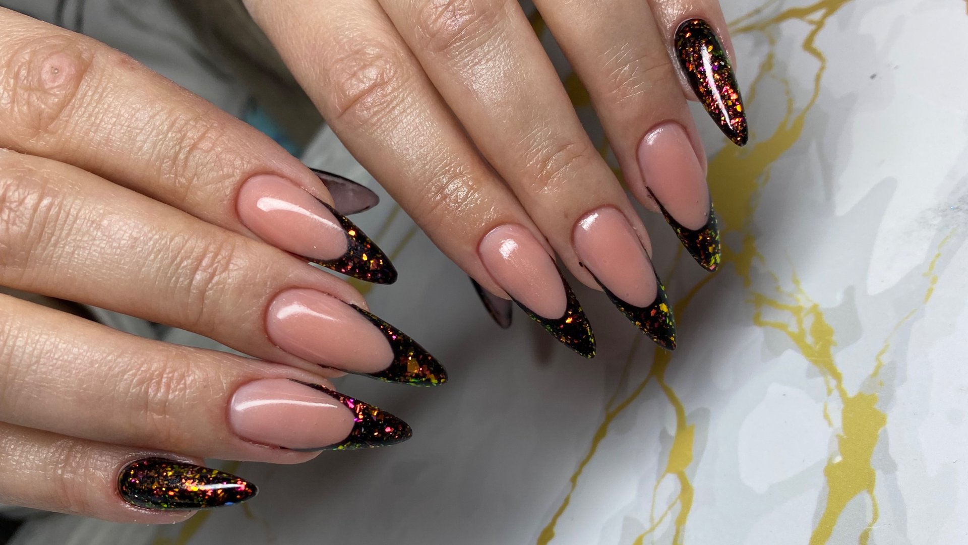 Почему сложно корректировать выкладной френч