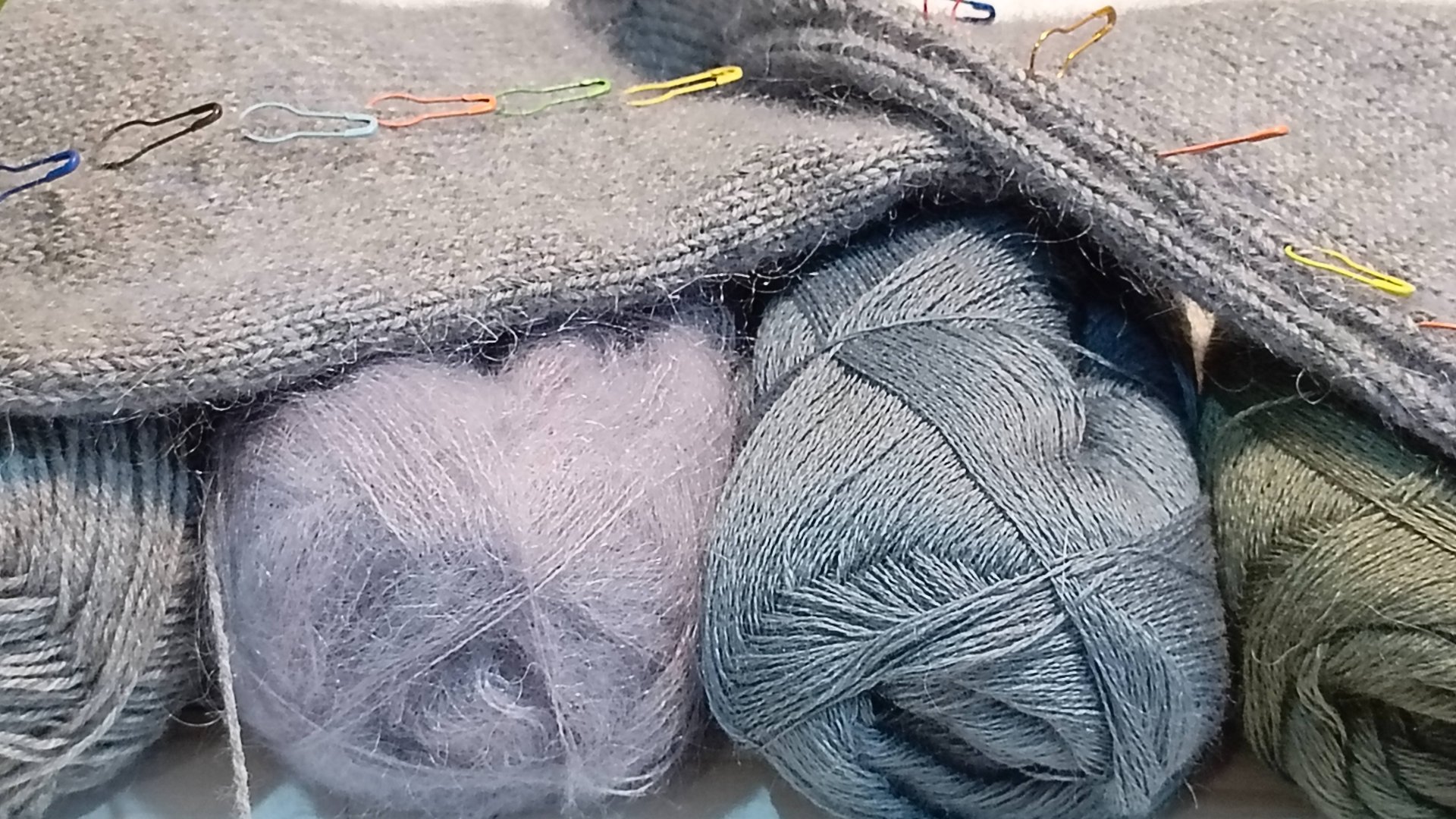 Носки в 4 нити . Подмот имеет значение .