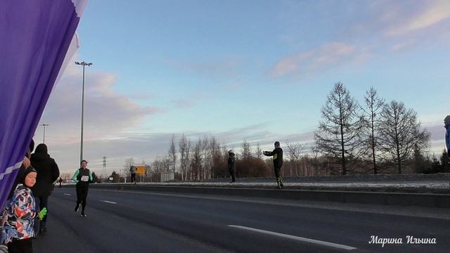 Финиш пробега «Пулково — Пушкин» в честь полного освобождения Ленинграда от фашистской блокады.