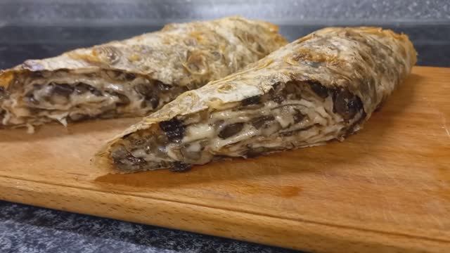 Ловите рецепт "Рулет с грибами"//горячий рулет