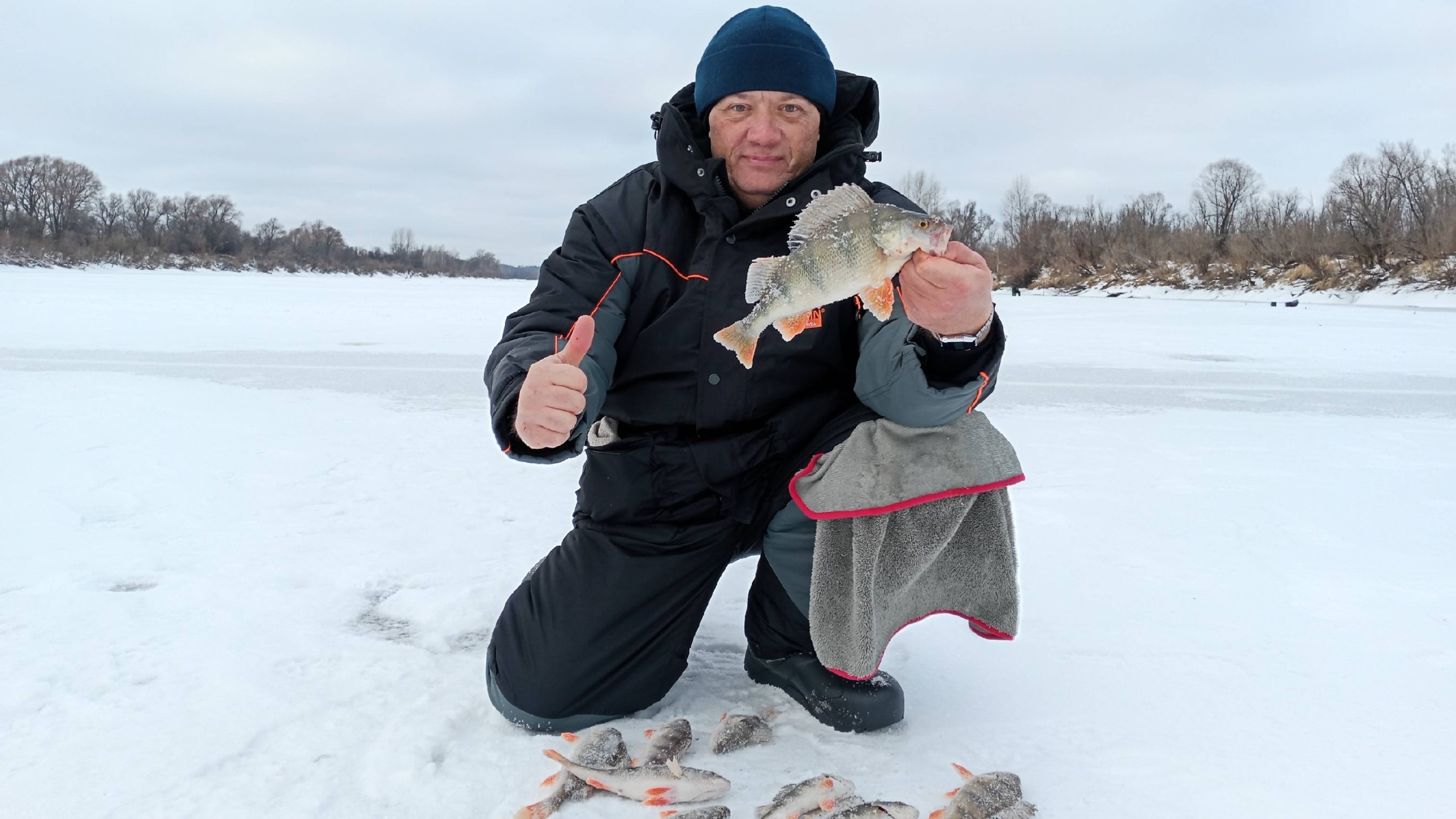 ОКУНЬ НА БЛЕСНУ ЛЕСКА ЗВЕНИТ!!! РЫБАЛКА МОЕЙ МЕЧТЫ