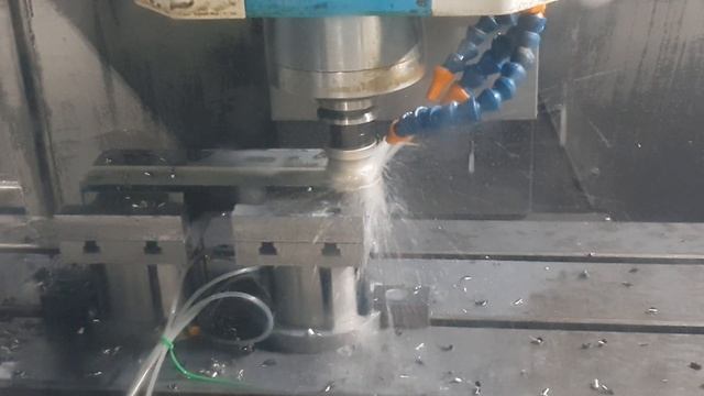 Тиски пневматические ТП 95.300 | Фрезерование 5 мм