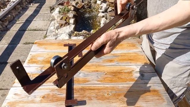 Простой механизм раздвижных дверей.