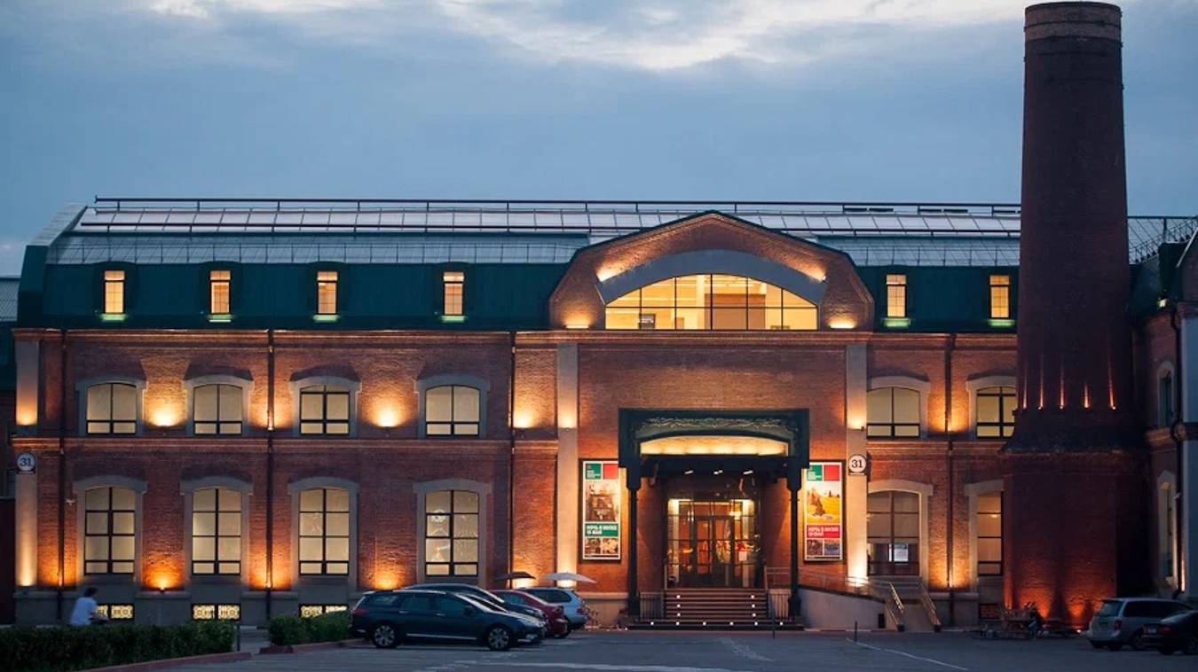 Аренда здания 5850 м2/Дербеневская Набережная/Москва/Коммерческая Недвижимость