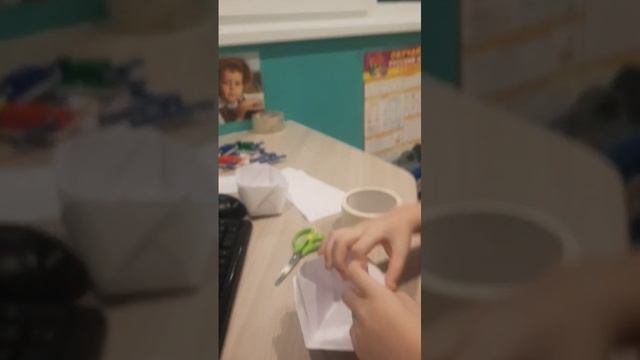 как сделать из бумаги кораблик из квадрата ,шляпу ,коробку.