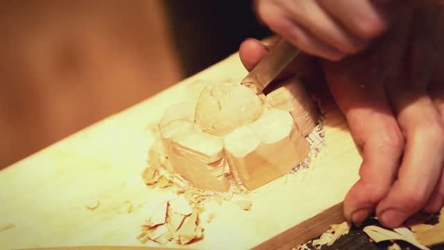 Woodcarving. Making rose. Резьба по дереву. Роза.