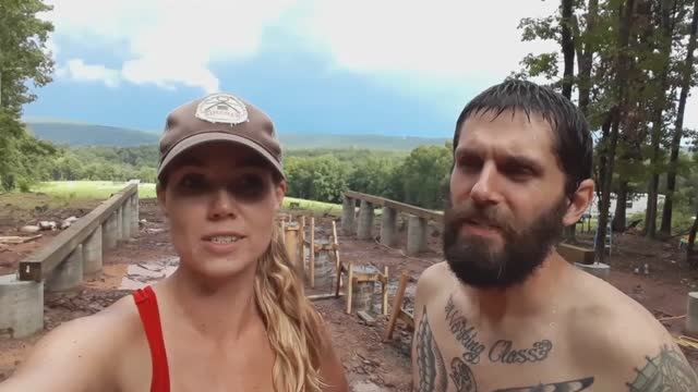 Жизнь с нуля #006. Заливаем бетонные сваи для дома.