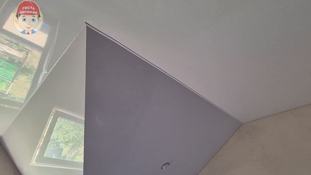 МАНСАРДА натяжные потолки глянцевые в доме.