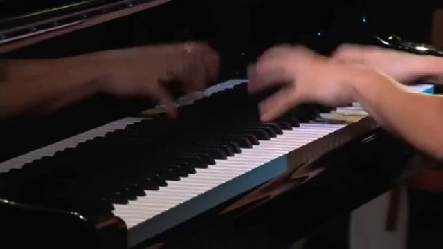 Николай Римский-Корсаков. Полет шмеля. Ван Юйцзя.
Yuja Wang Flight of the Bumble-Bee