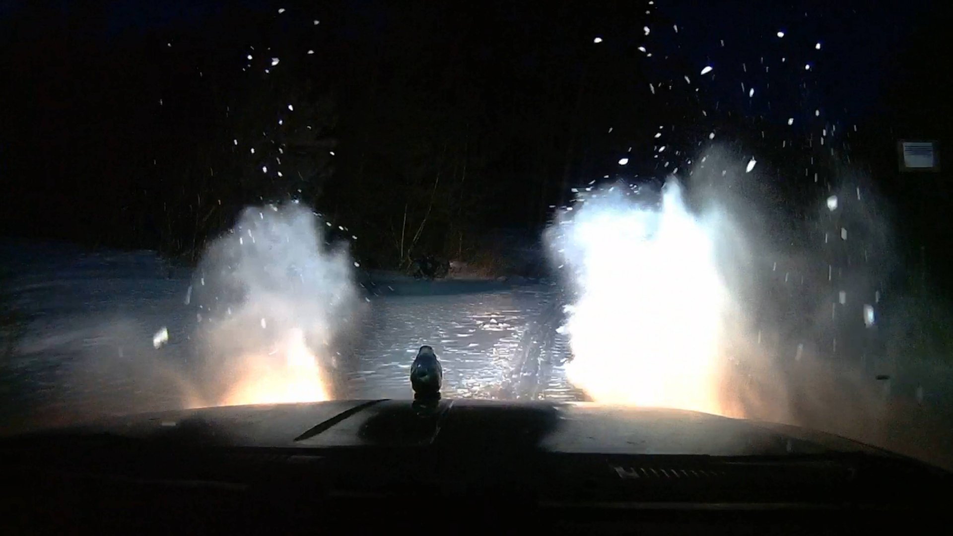 РУБИМСЯ на Лебëдке к БЕРЕГУ. Засадили Jeep Grand Cherokee! Рыбалка на СУДАКА а обратно off road 4x4!