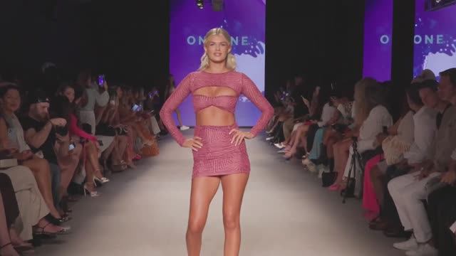 Купальники 2023 OneOne Swimwear. Бикини. Показ мод