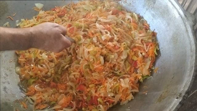 Готовим томатную заправку на костре