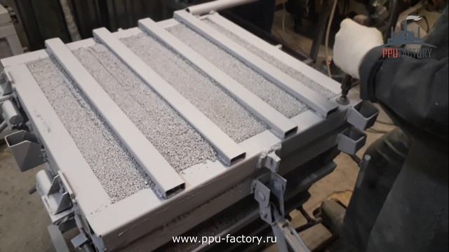 Сложная пресс-форма - звукоизоляционная панель из ППУ