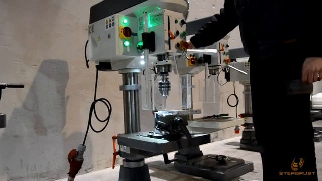 Вертикальный сверлильный станок CORMAK WS32