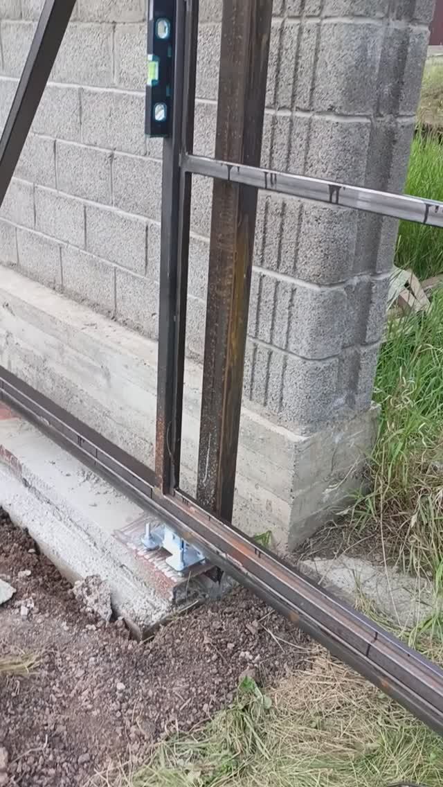 Откатные ворота Красноярск, установка ворот