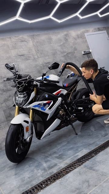 Мотоцикл BMW детейлинг мойка2024г2