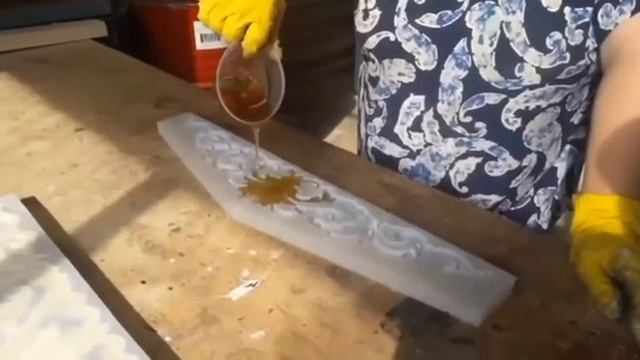 Заливка ПУ в силиконовую форму