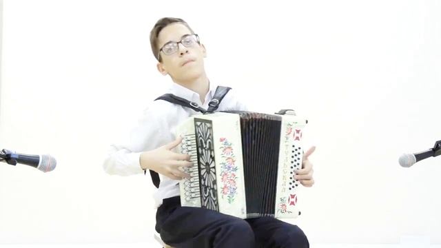 Б.Мокроусов "Одинокая гармонь" обр. Е.Дербенко гармонист  Артём ШЕЛУДЧЕНКО Новосибирск