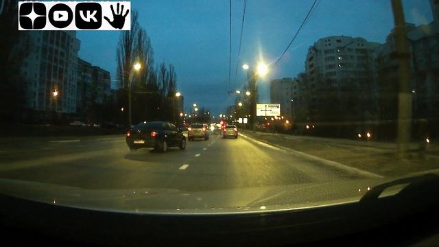 #3 Ситуация  - Черный лёд . Дистанция. Моргнул, чтоб перестроился слева