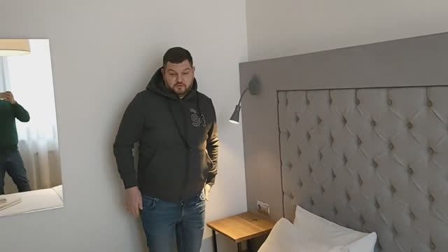 НОМЕР С ЩЕЛЯМИ И ДЫРАМИ! Подглядывай, кто хочет! Отель у Медового моста 3* Калининград.