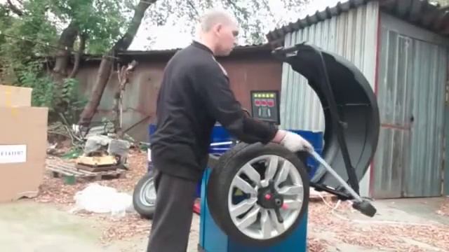 Балансировка колес AE&T В 829до 65кг, 10 24