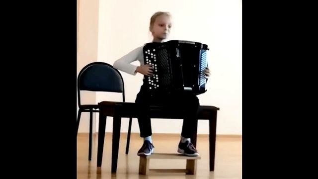 Играет  Баянистка Ульяна Ковач, 9 лет  Вальс-мюзет "Очаровательная колдунья"