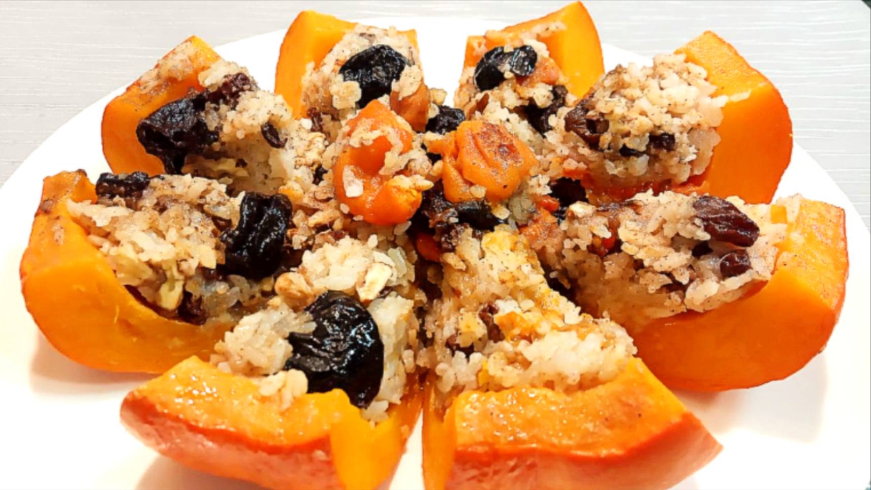 Тыква с сухофруктами и грецкими орехами в духовке! Вкусная и очень полезная тыква!