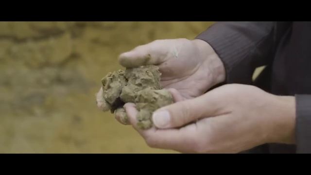 Laumans Производственный этап добычи глины для изготовления керамической черепицы