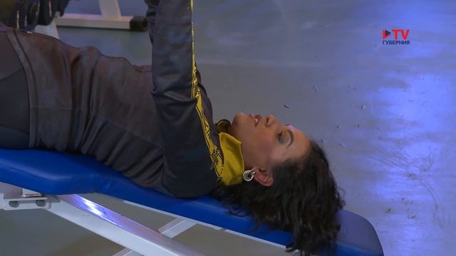 День вместе: женская тренировка в тренажерном зале; хорошие манеры