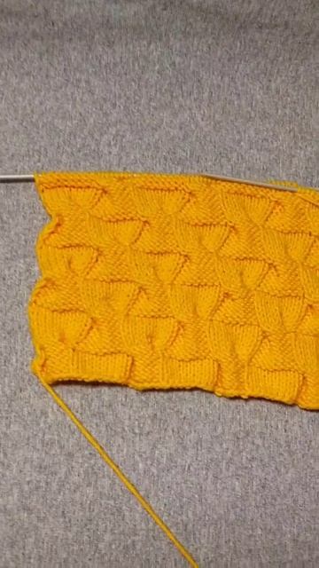 Шикарный, объемный узор спицами. Вяжется ЛЕГКО и БЫСТРО. Ссылка на видео МК в комментариях и описани