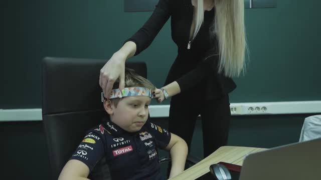 BrainBit NeuroFit в центре нейротехнологий. Тренировка мозга.
