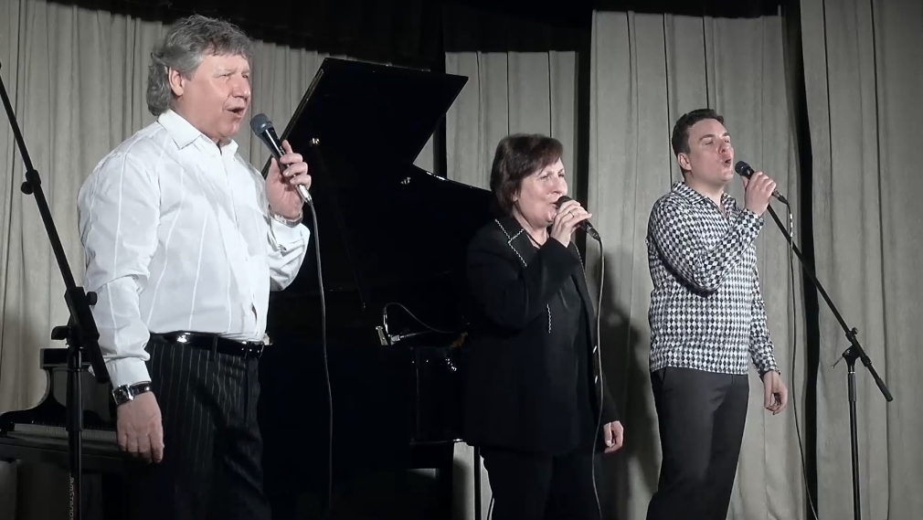 Татьяна Рузавина, Сергей Таюшев и Сергей Таюшев младший. Концерт в Центральном Доме Журналиста.