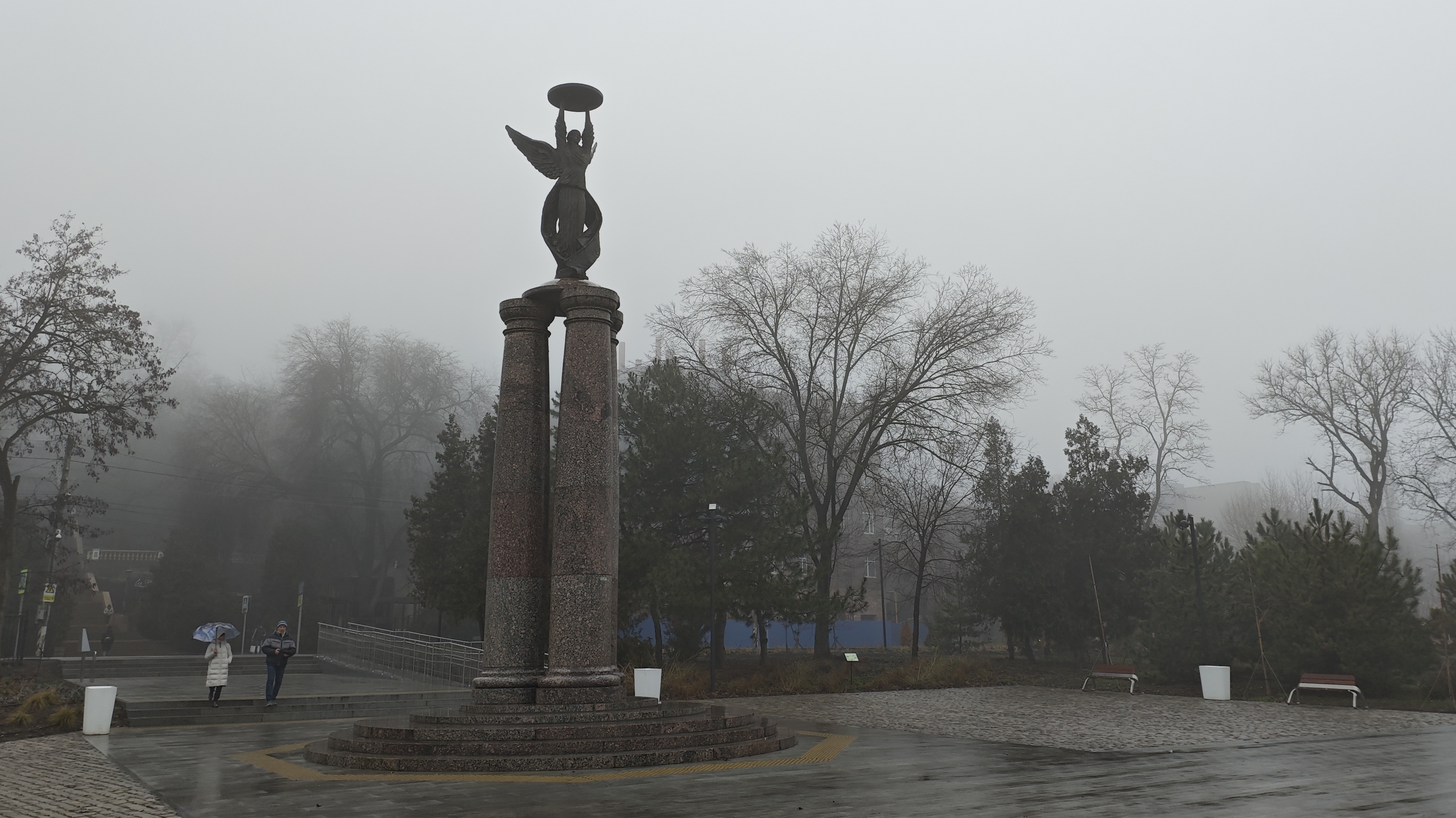 Таганрогская набережная после реконструкции .Небольшая прогулка в тумане.