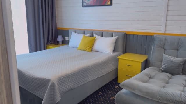 Обзор дома Уют в горном парк-отеле «Сан Вилладж Архыз 4*» в Архызе с тёплым бассейном и рестораном