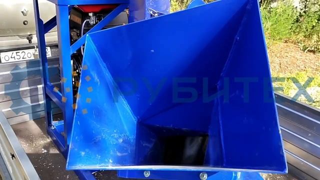 Измельчитель Дробилка дерева BX-42B с бензиновым двигателем на прицепе РУБИТЕХ