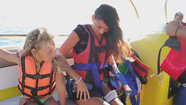 Чуть не цепанули землю на парашюте с Каролиной. Парашют на море с катером в Турции.