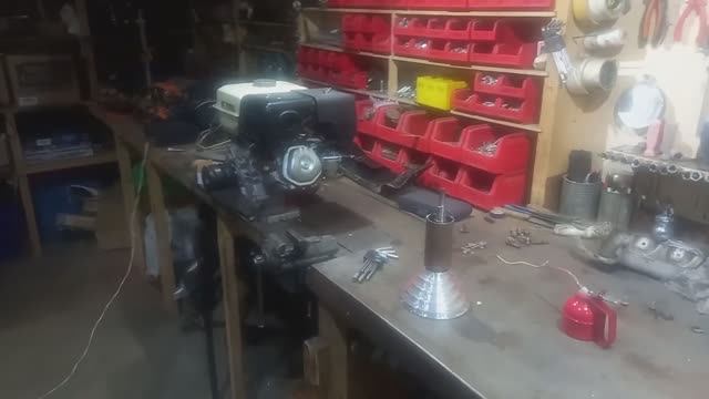 Вертикальная цепная пилорама из двигателя от мотоблока и шины бензопилы (часть 2)