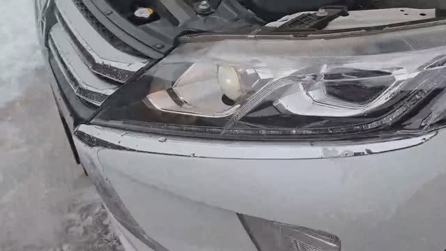 Замена ламп ближнего/дальнего света на Mitsubishi Eclipse Cross 2022 г.в.