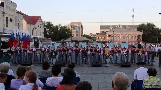 «Оренбургский Государственный Академический Русский Народный Хор» – «Со востока дунул ветерочек, да»