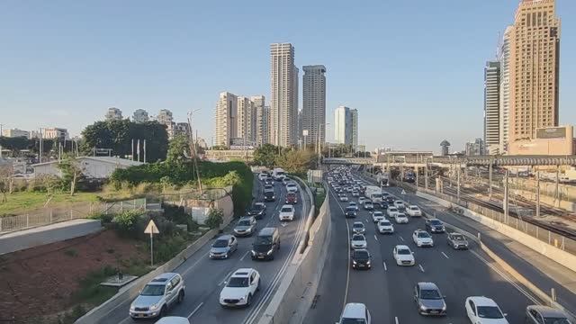 На самокате по Тель-Авиву, декабрь 2024