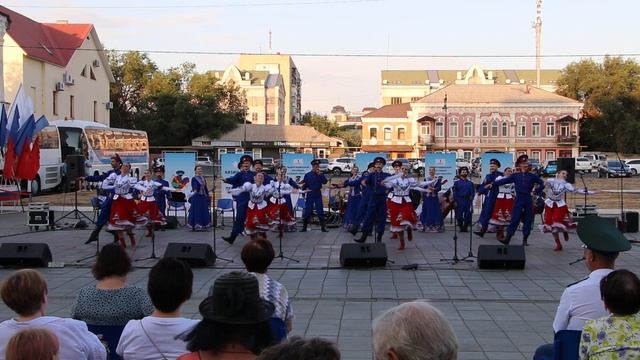 «Ансамбль Российского Казачества» – «Вечор, вечор, матушка»