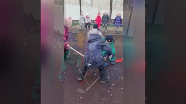 Наши воспитанники с удовольствием осваивают хоккей (2025)