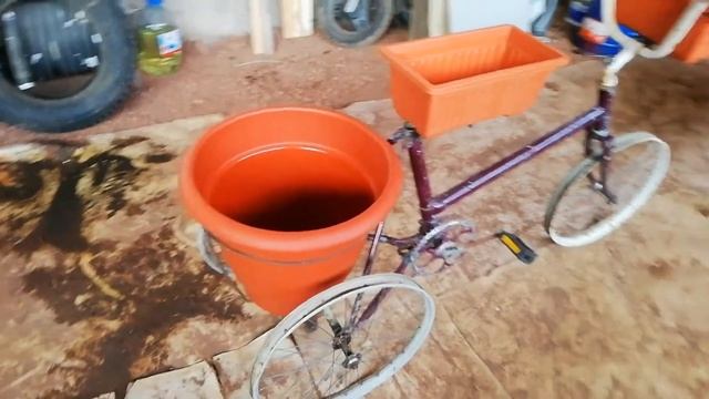 Цветочница велосипед-клумба