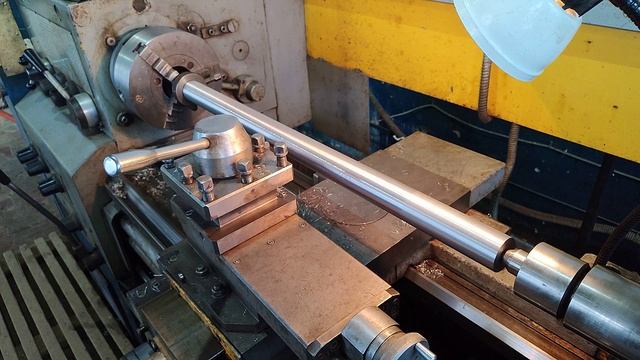 Регулировка задней бабки.